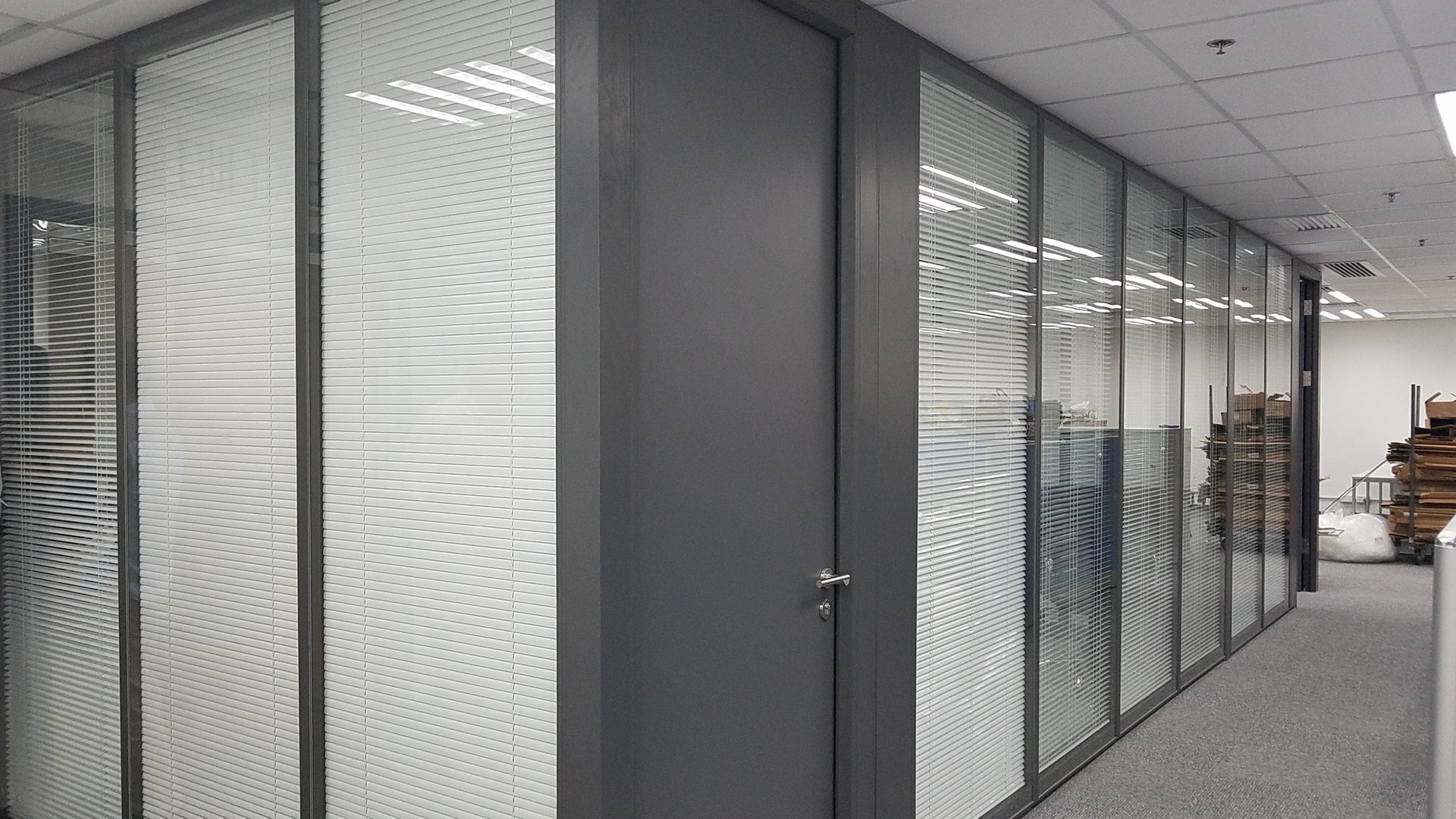 高間屏風 Brilliant Wall High Partition for Office – Brilliant Space Office ...